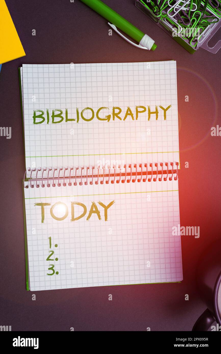 Handschriftlicher Text Bibliografie, Internetkonzept eine Liste von ...