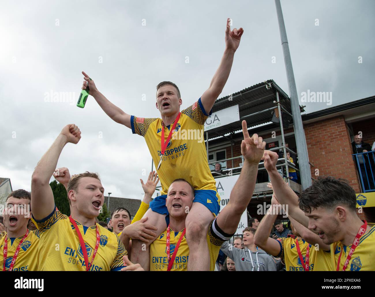 Warrington town football club gegen bamber bridge football cub -Fotos ...