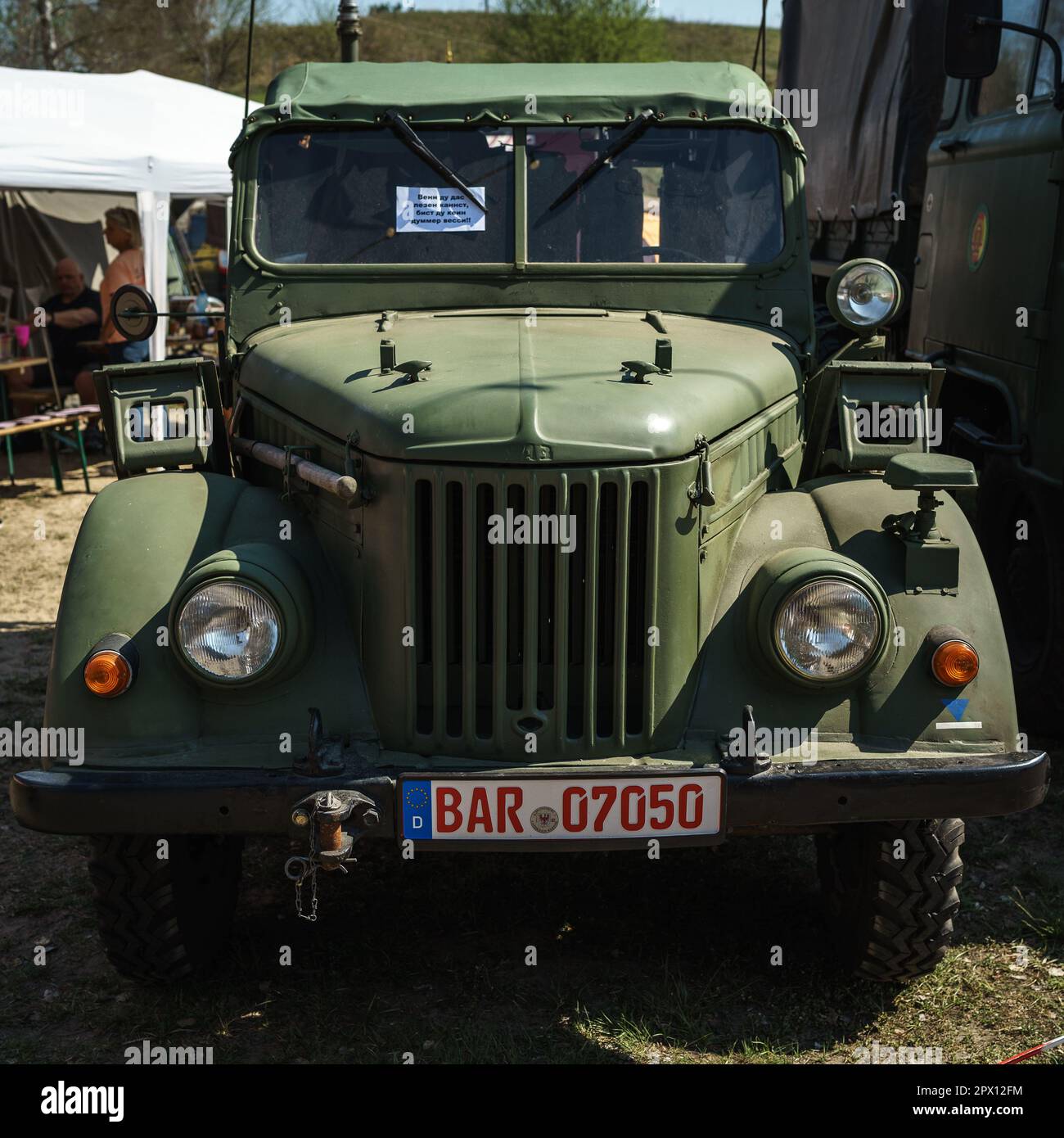 FINOWFURT, DEUTSCHLAND - 22. APRIL 2023: Sowjetischer Leichtwagen UAZ ...