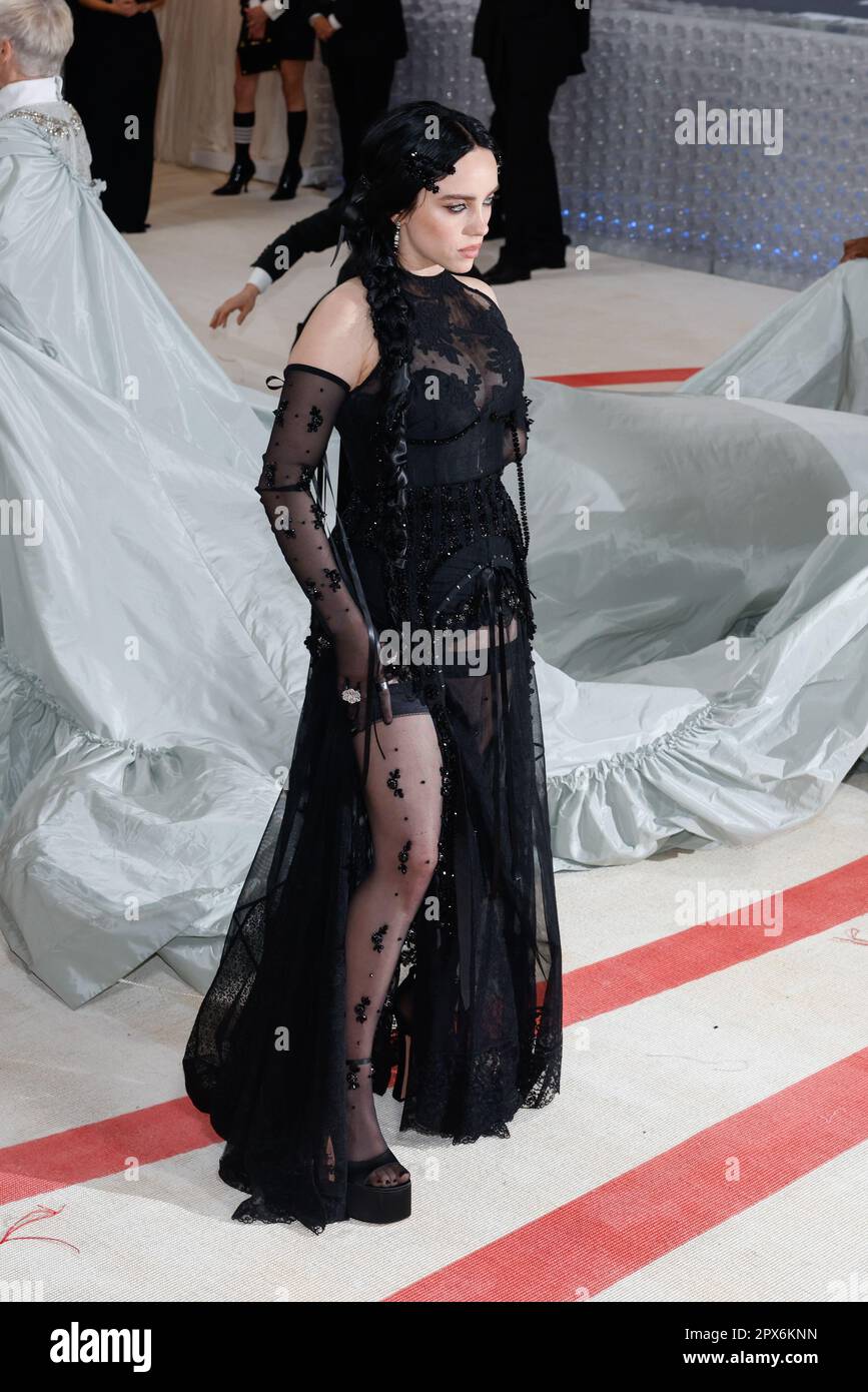 New York, Usa. 01. Mai 2023. Billie Eilish kommt auf dem roten Teppich für die Met Gala im ...