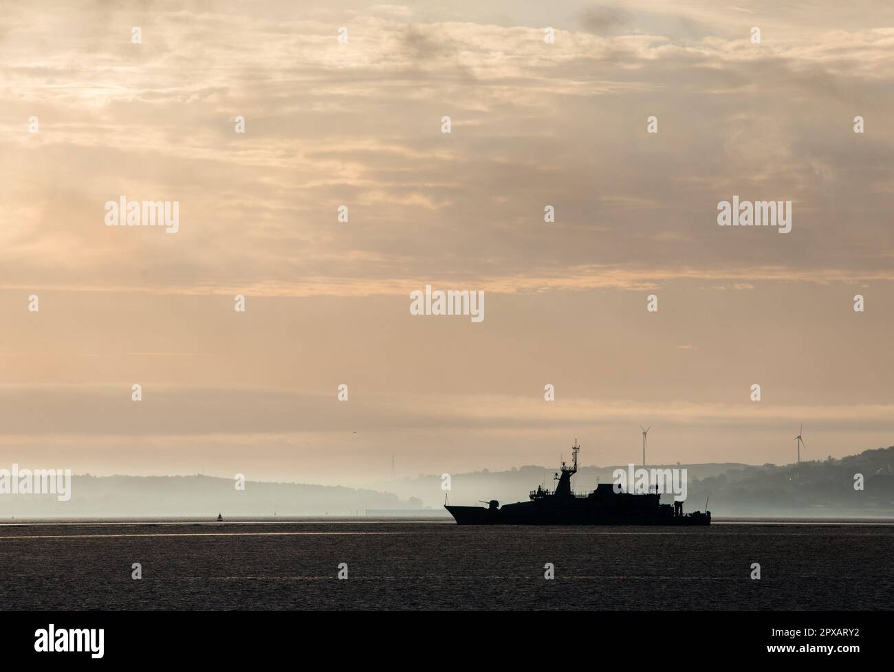 Irische marineschiffe -Fotos und -Bildmaterial in hoher Auflösung – Alamy