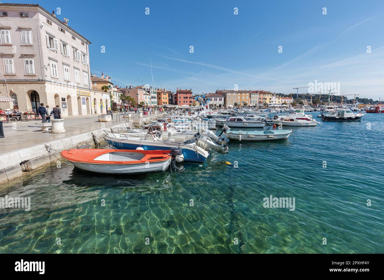 Italienischer Hafen An Der Adria