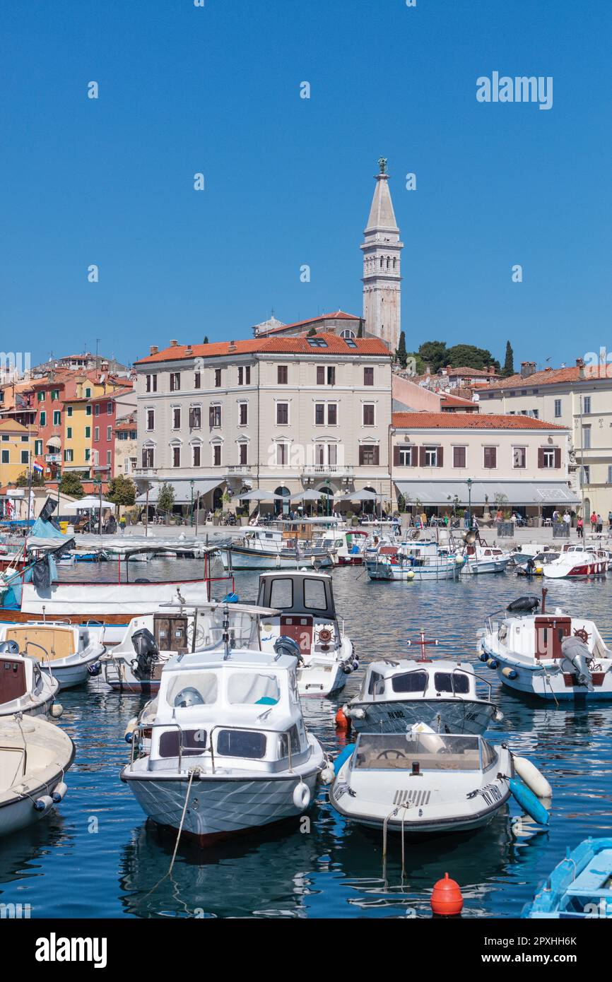 Italienischer Hafen An Der Adria