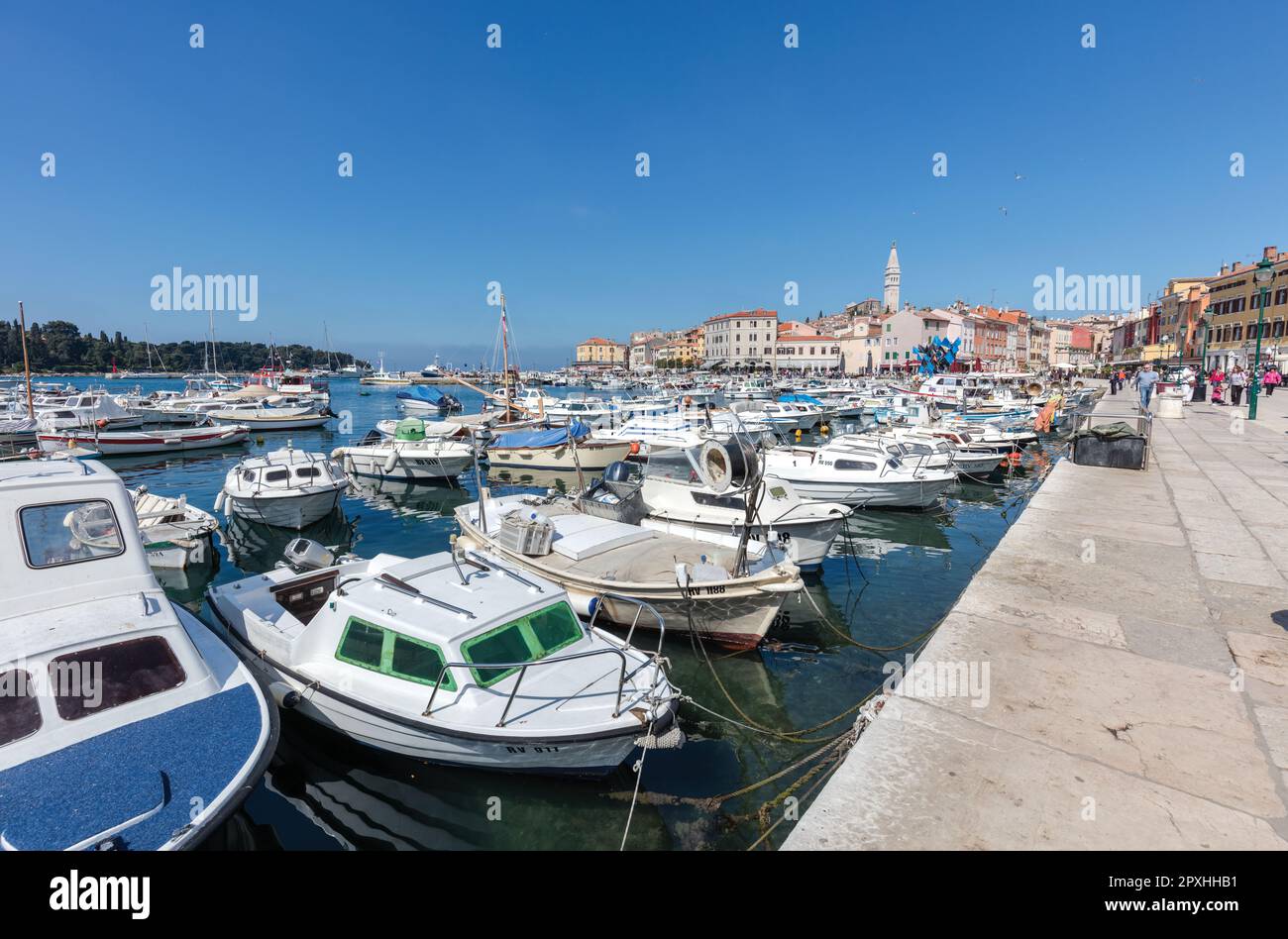 Italienischer Hafen An Der Adria