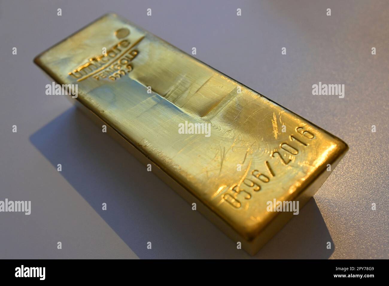 Gmund Deutschland 03 Mai 2023 Ein 12 5 Kg Schwerer Goldbarren Im