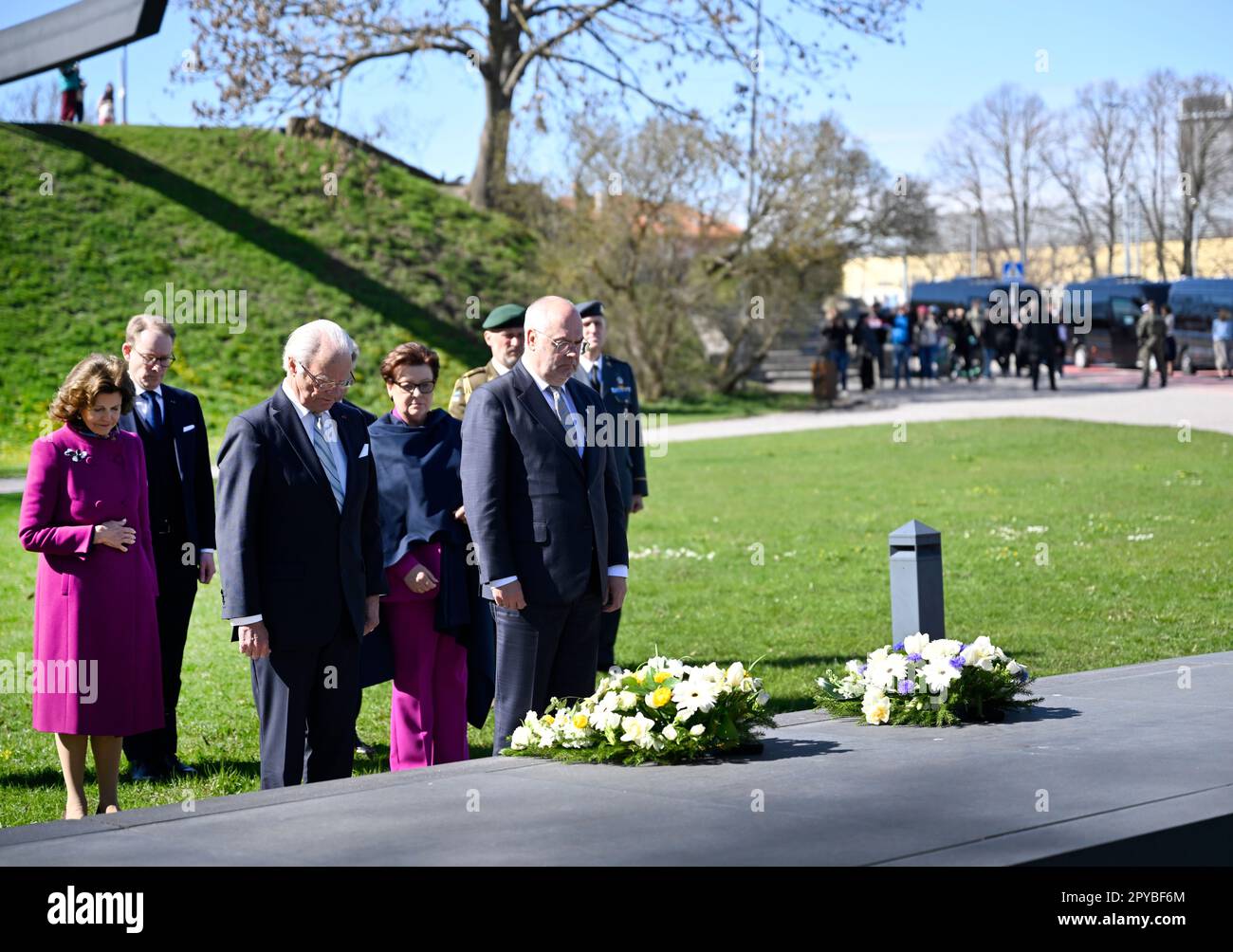 Der schwedische König Carl Gustaf, Königin Silvia, Präsident Alar Karis ...