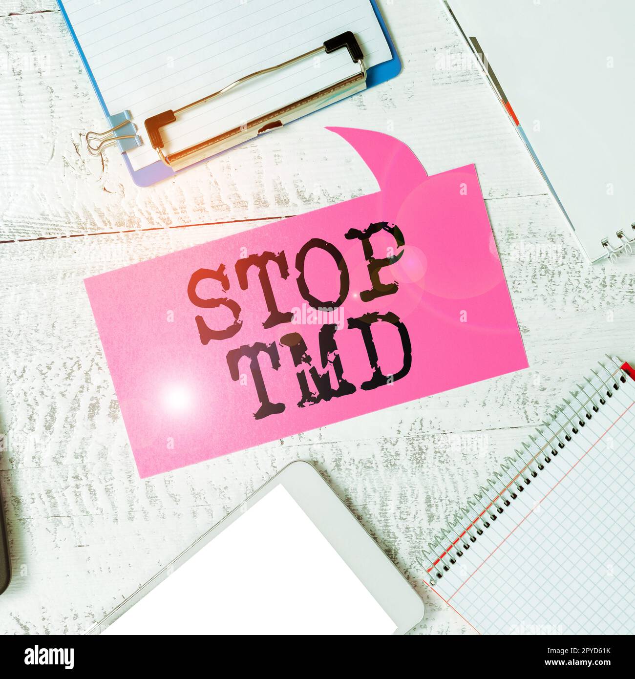 Textbeschriftung mit „Stop TMD“ (TMD stoppen). Business Showcase ... Textbeschriftung mit „Stop TMD“ (TMD stoppen). Business Showcase ...