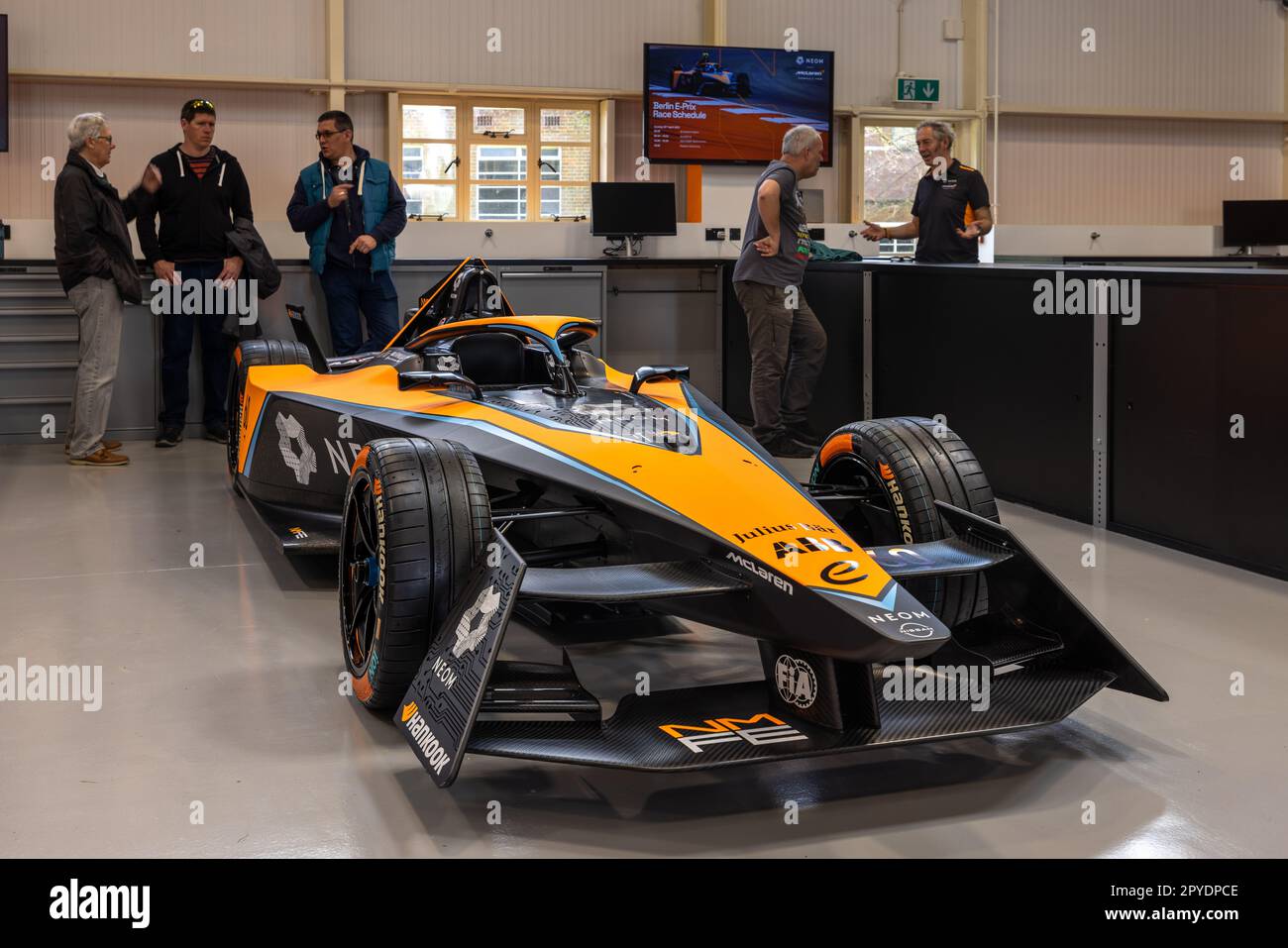 NEOM McLaren Formel-E-Rennwagen auf dem April Scramble, der am 23. April 2023 im Bicester ...