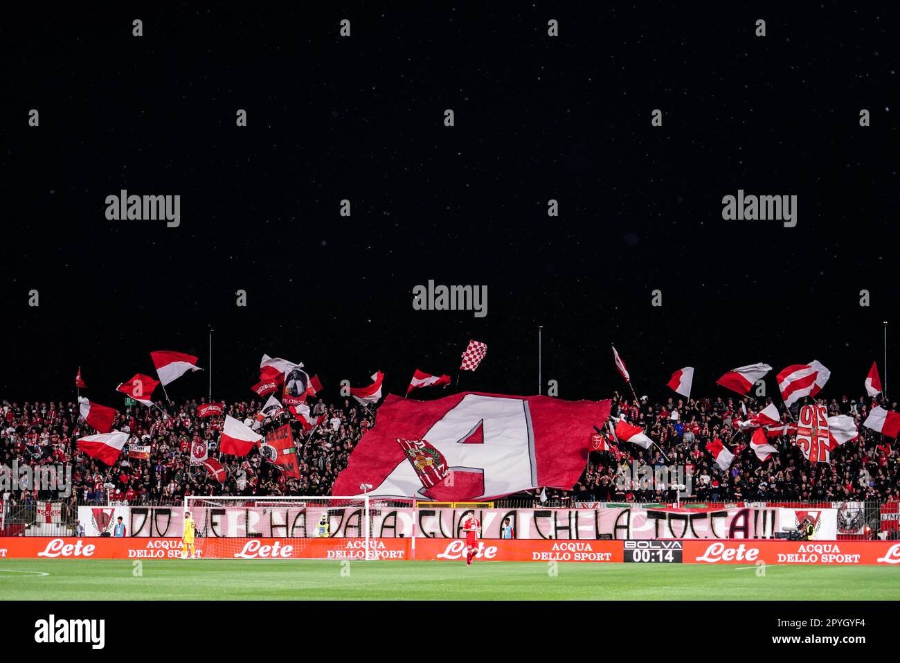 Monza, Italien - 03/05/2023, Choreographie der AC Monza-Fans von Curva ...