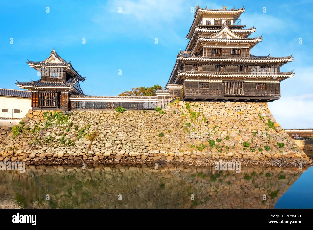 Nakatsu, Japan - Nov. 26 2022: Schloss Nakatsu, bekannt als eine der ...