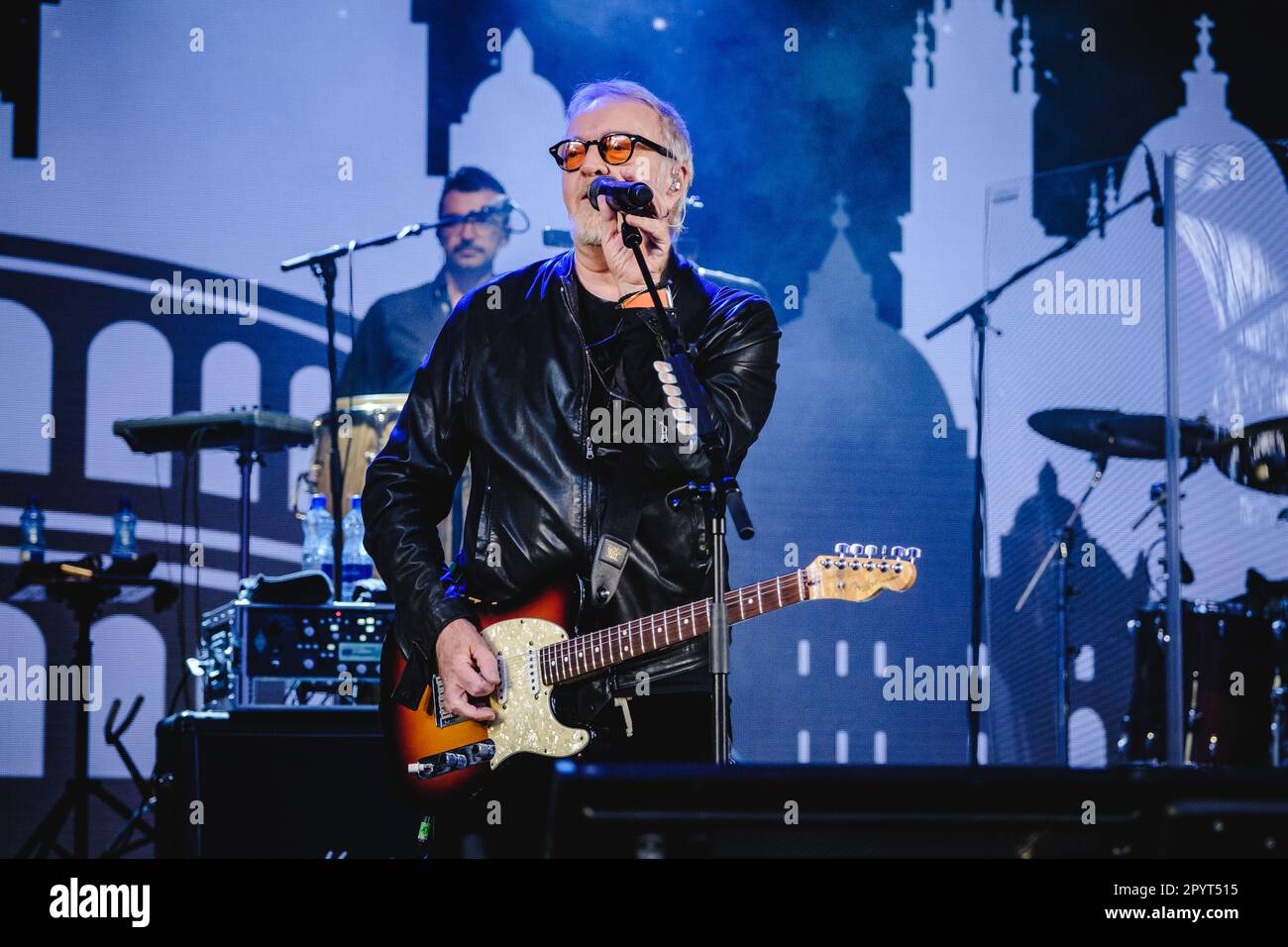 Umberto tozzi bei einem liveauftritt -Fotos und -Bildmaterial in hoher ...