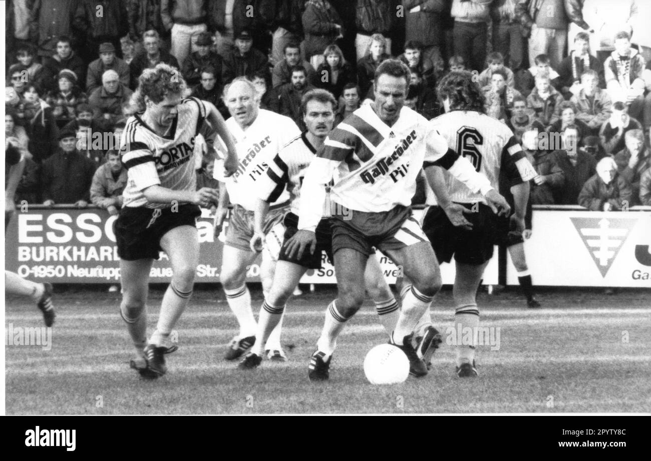 Benefizspiel im Neuruppin-Stadion für den verstorbenen Fußballer Frank ...