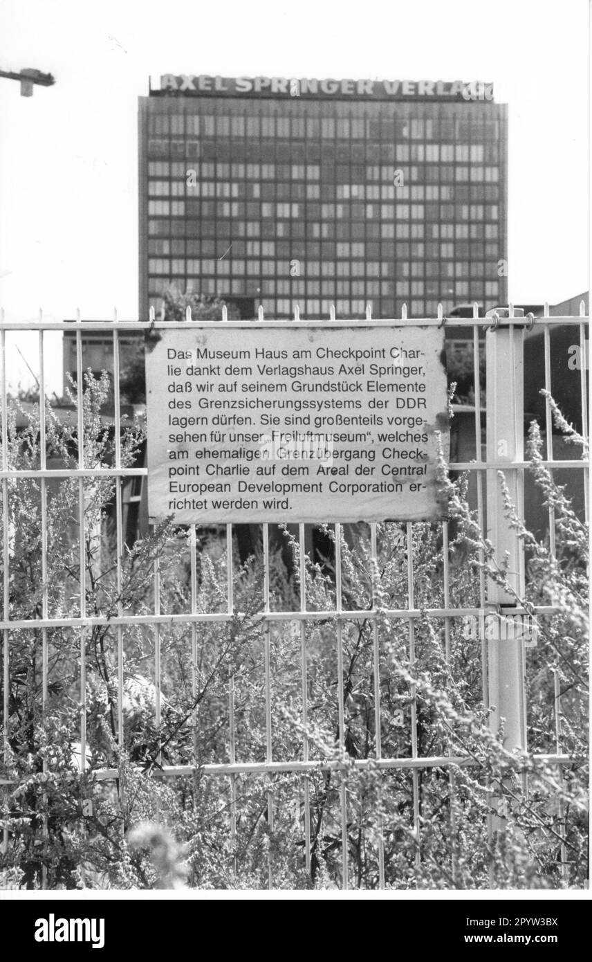 Museum haus am checkpoint charlie Schwarzweiß-Stockfotos und -bilder ...