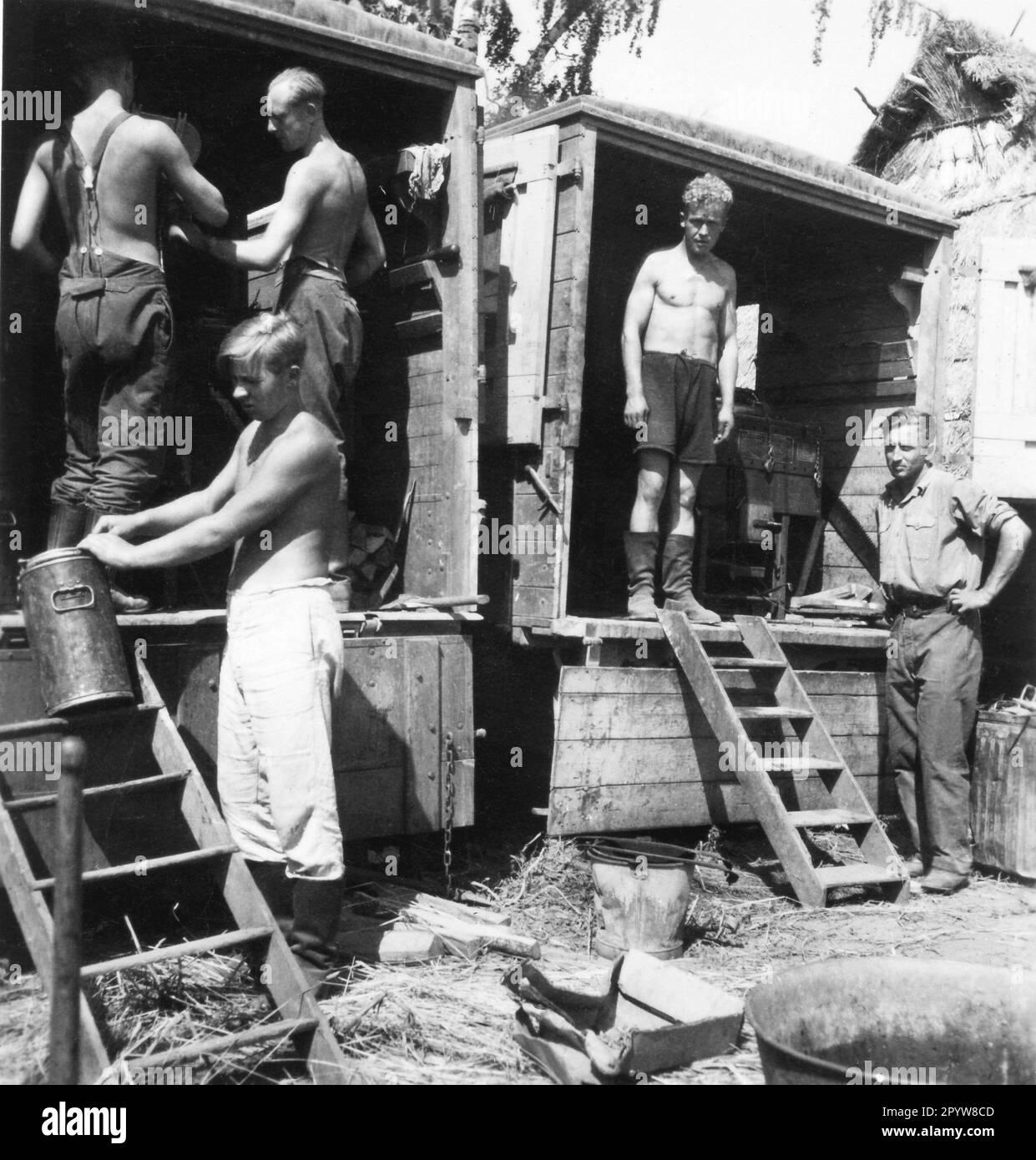 Mittelabschnitt der ostfront -Fotos und -Bildmaterial in hoher ...