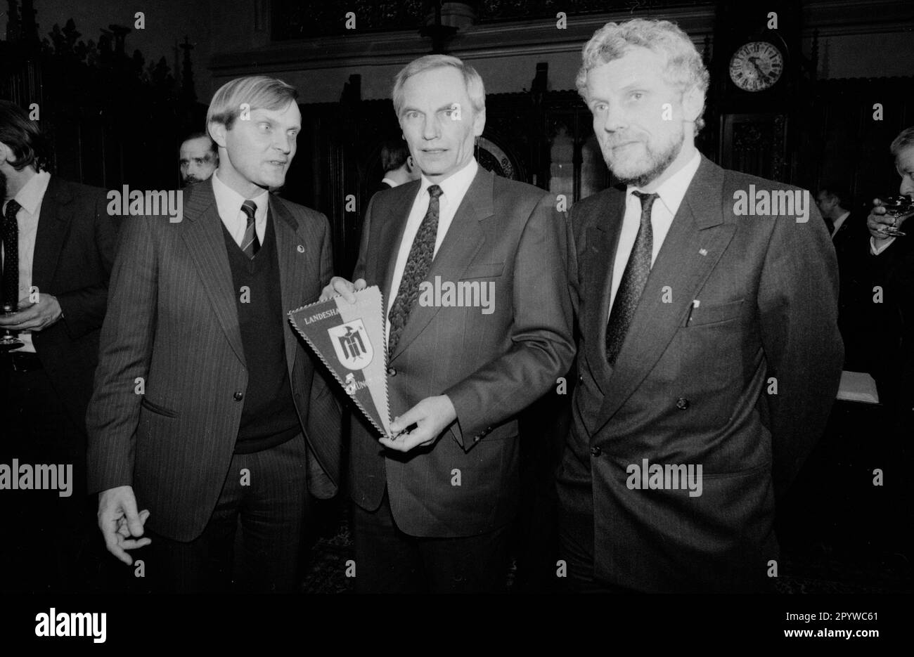 Die Astronauten der deutschen D-1-Mission an ihrem Empfang im Münchner Rathaus: Ernst ...