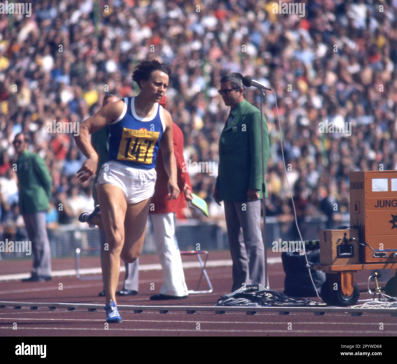 Gdr women -Fotos und -Bildmaterial in hoher Auflösung – Alamy