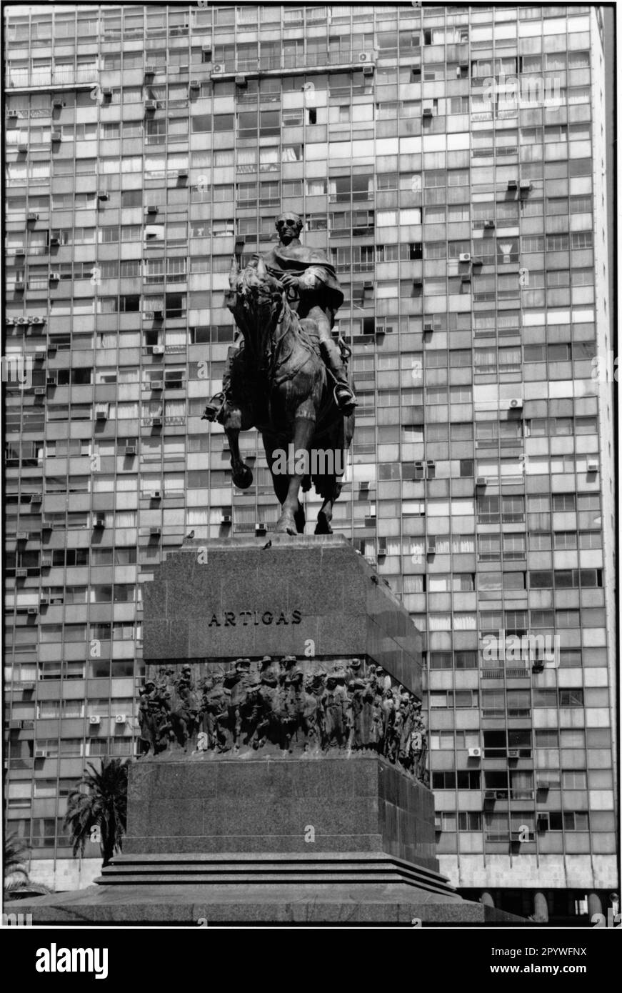 Artigas uruguay Schwarzweiß-Stockfotos und -bilder - Alamy