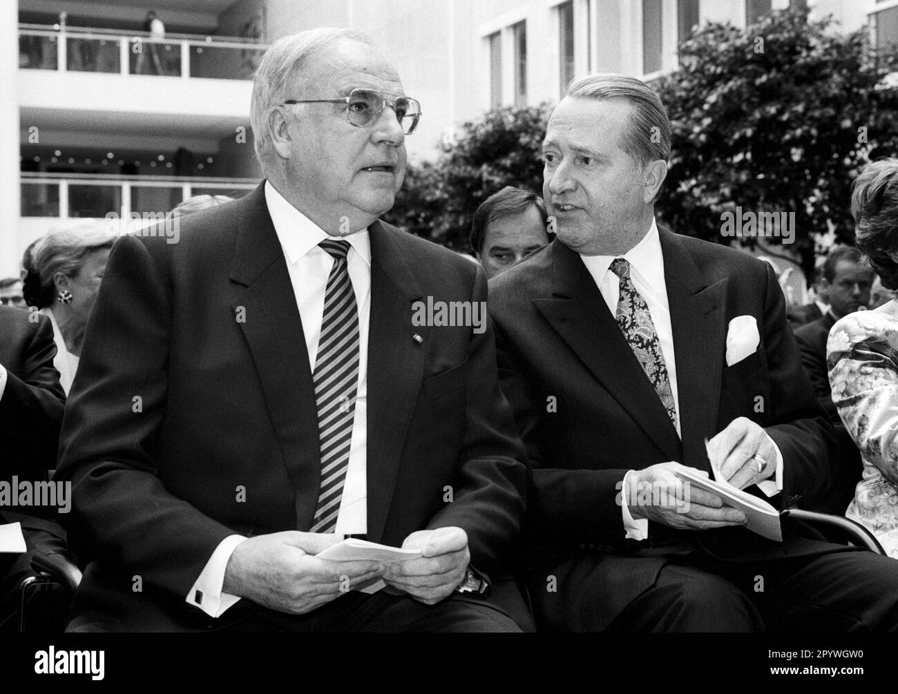 Helmut kohl ufer -Fotos und -Bildmaterial in hoher Auflösung – Alamy