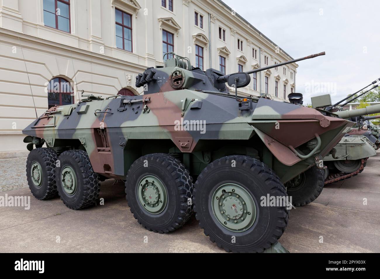 Militär museum dresden -Fotos und -Bildmaterial in hoher Auflösung – Alamy