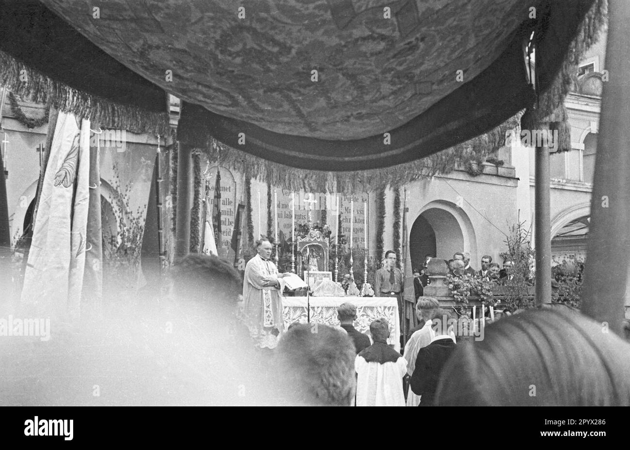 Der Pastor der Wallfahrtskirche Mariae Heimsuchung (Besuch der Heiligen ...