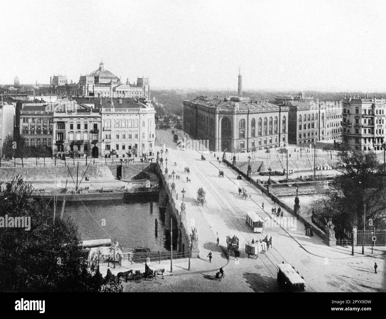 Generalstab gebaude -Fotos und -Bildmaterial in hoher Auflösung – Alamy