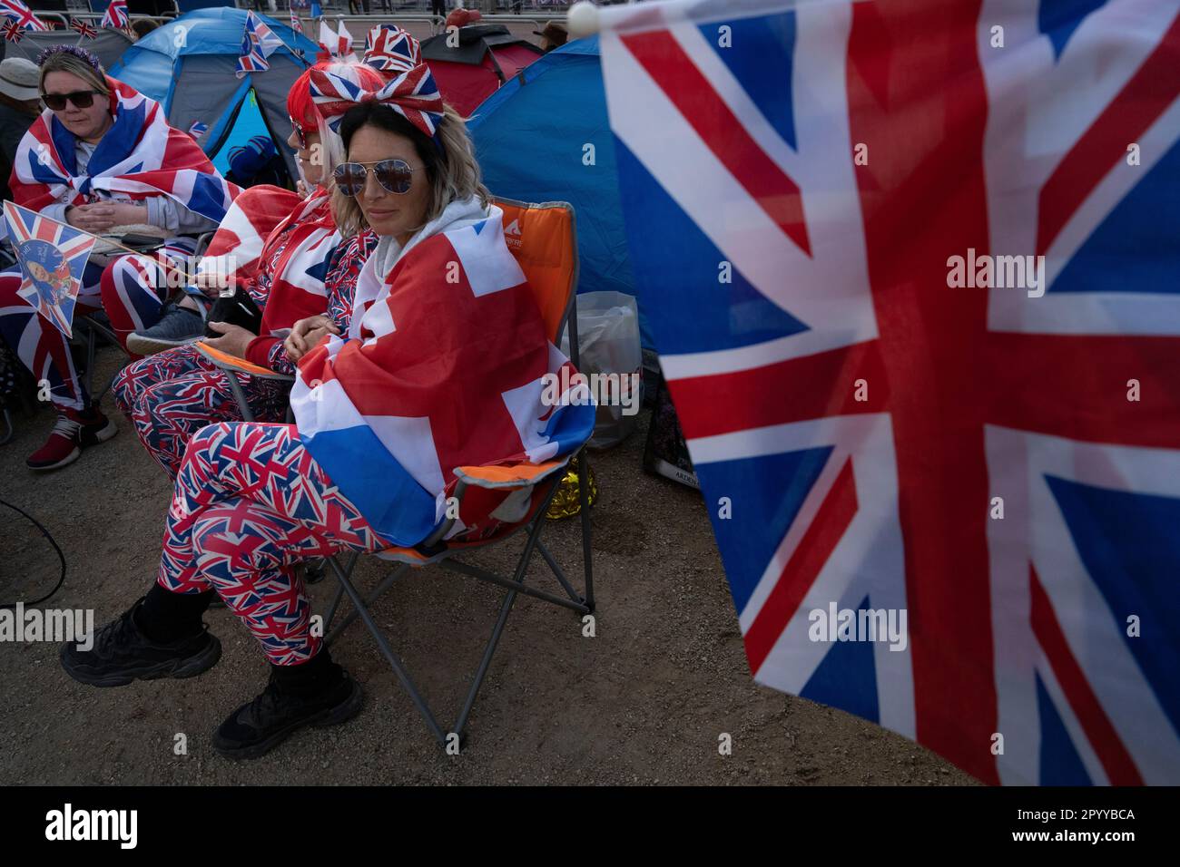 Royal fans camp along the King's Coronation route at The Mall in ...