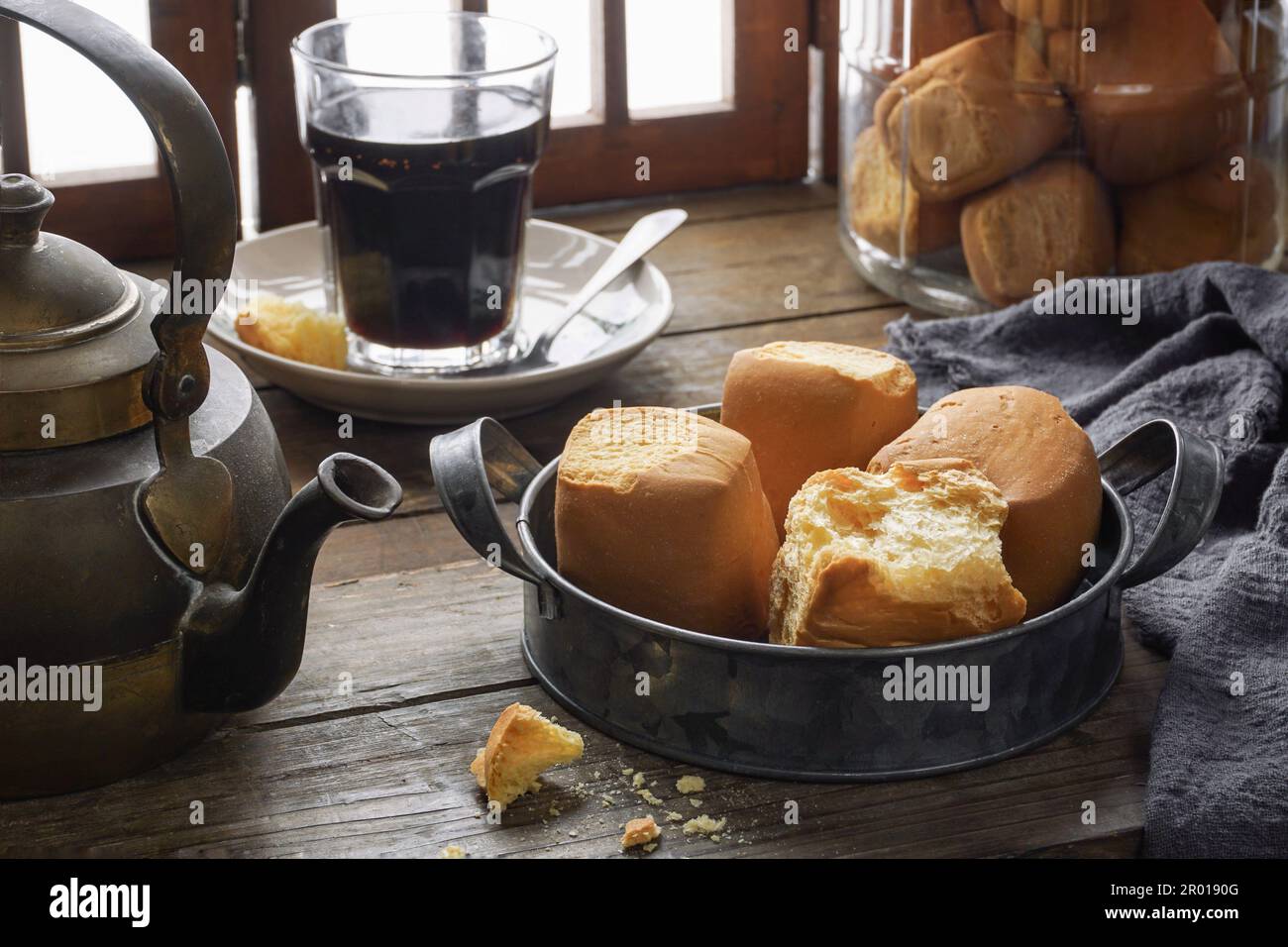 Biskut bulat -Fotos und -Bildmaterial in hoher Auflösung – Alamy