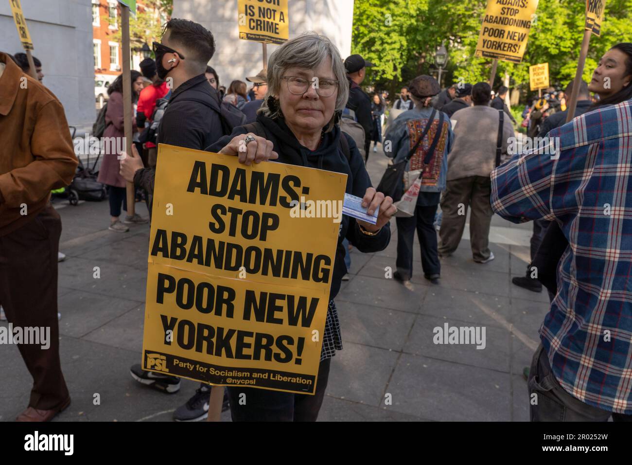 New York, New York, USA. 5. Mai 2023. (NEU) die Empörung wächst nach ...