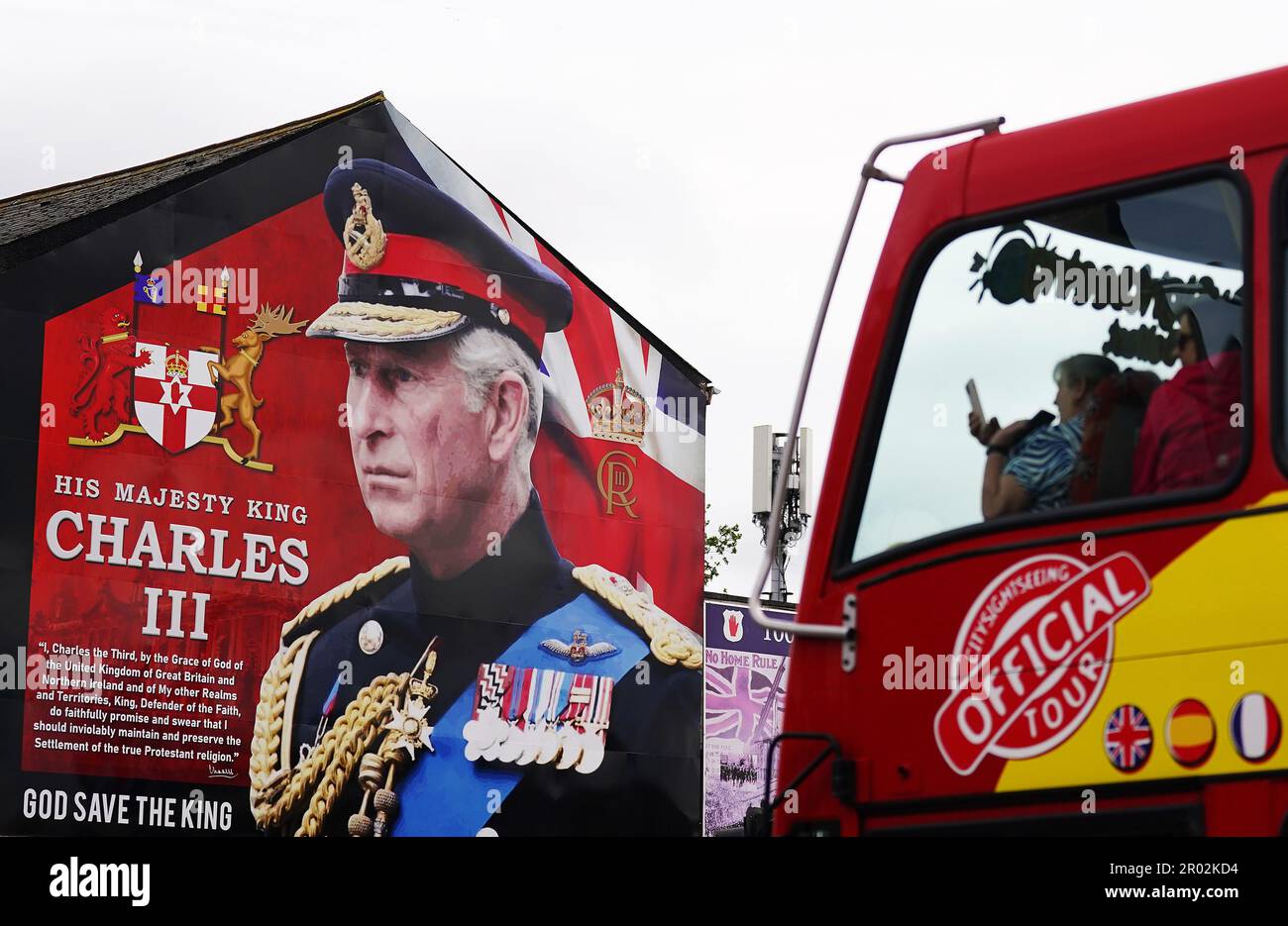 Am Tag der Krönung von König Karl III. Und Königin Camilla fährt ein ...