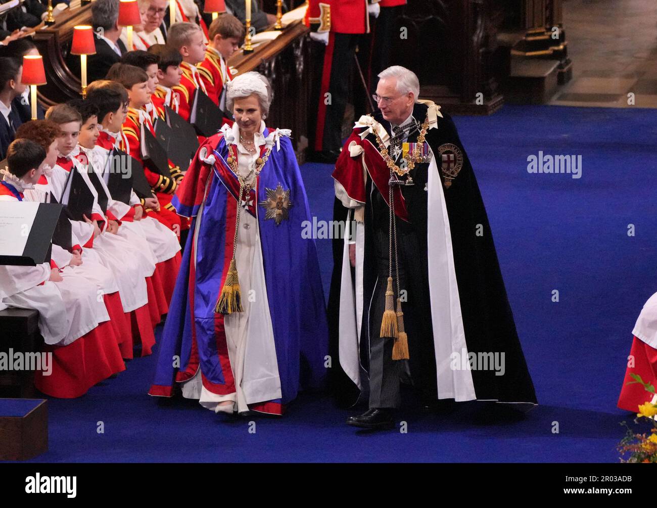 Der Herzog und die Herzogin von Gloucester bei der Krönungszeremonie ... Der Herzog und die Herzogin von Gloucester bei der Krönungszeremonie ...