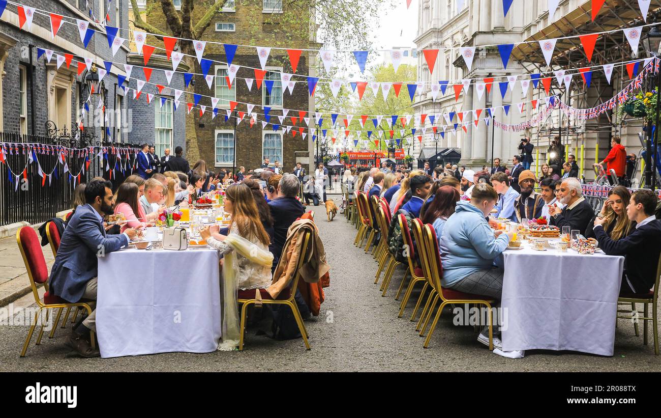 Mittagessen in der down street -Fotos und -Bildmaterial in hoher ...
