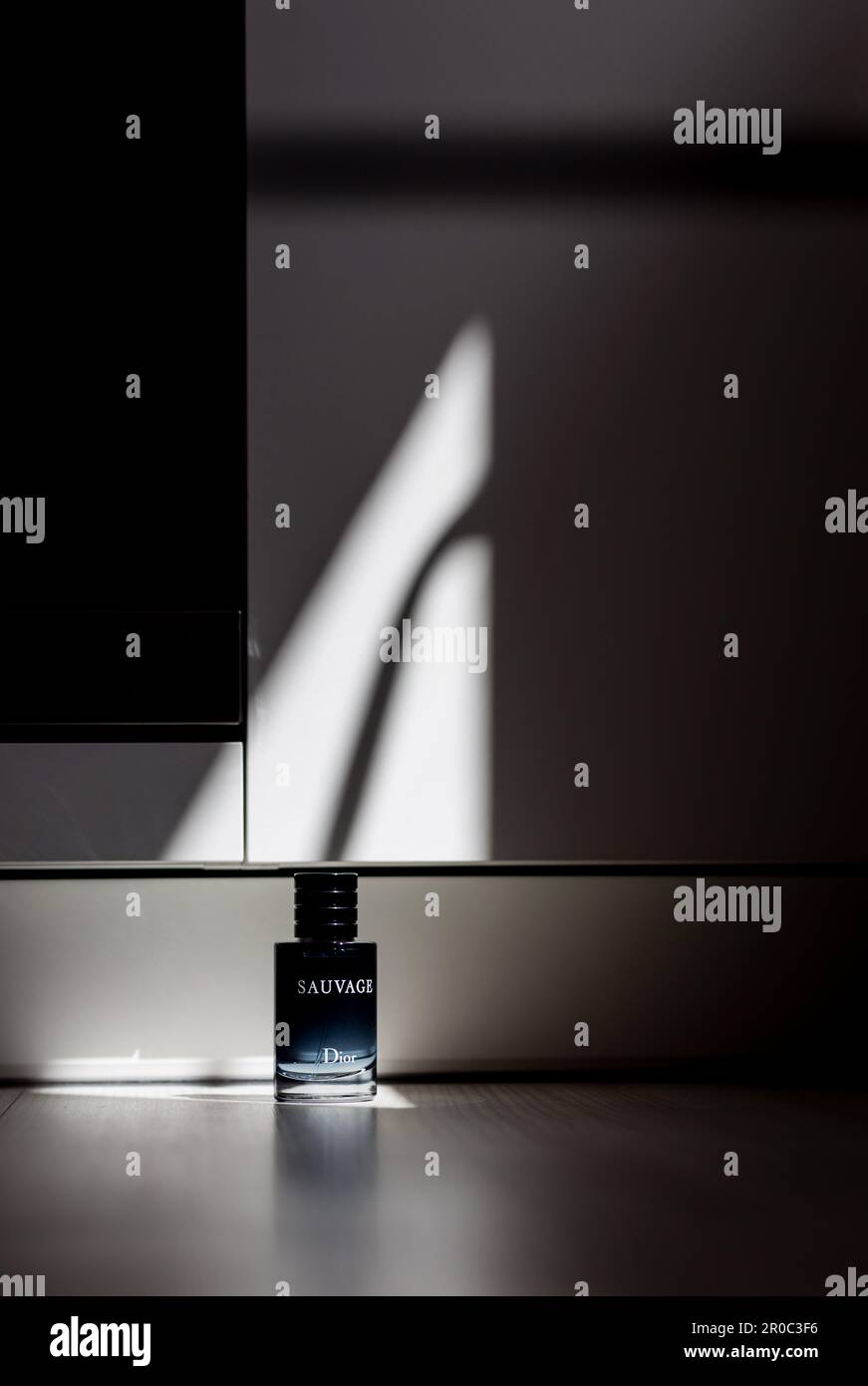 Dior sauvage -Fotos und -Bildmaterial in hoher Auflösung – Alamy