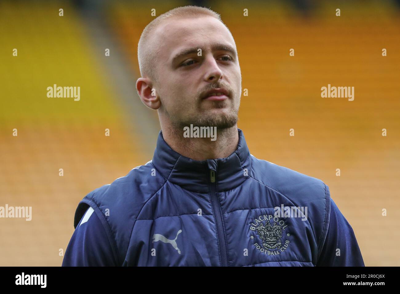 Lewis Fiorini #8 von Blackpool erscheint während des Sky Bet ...