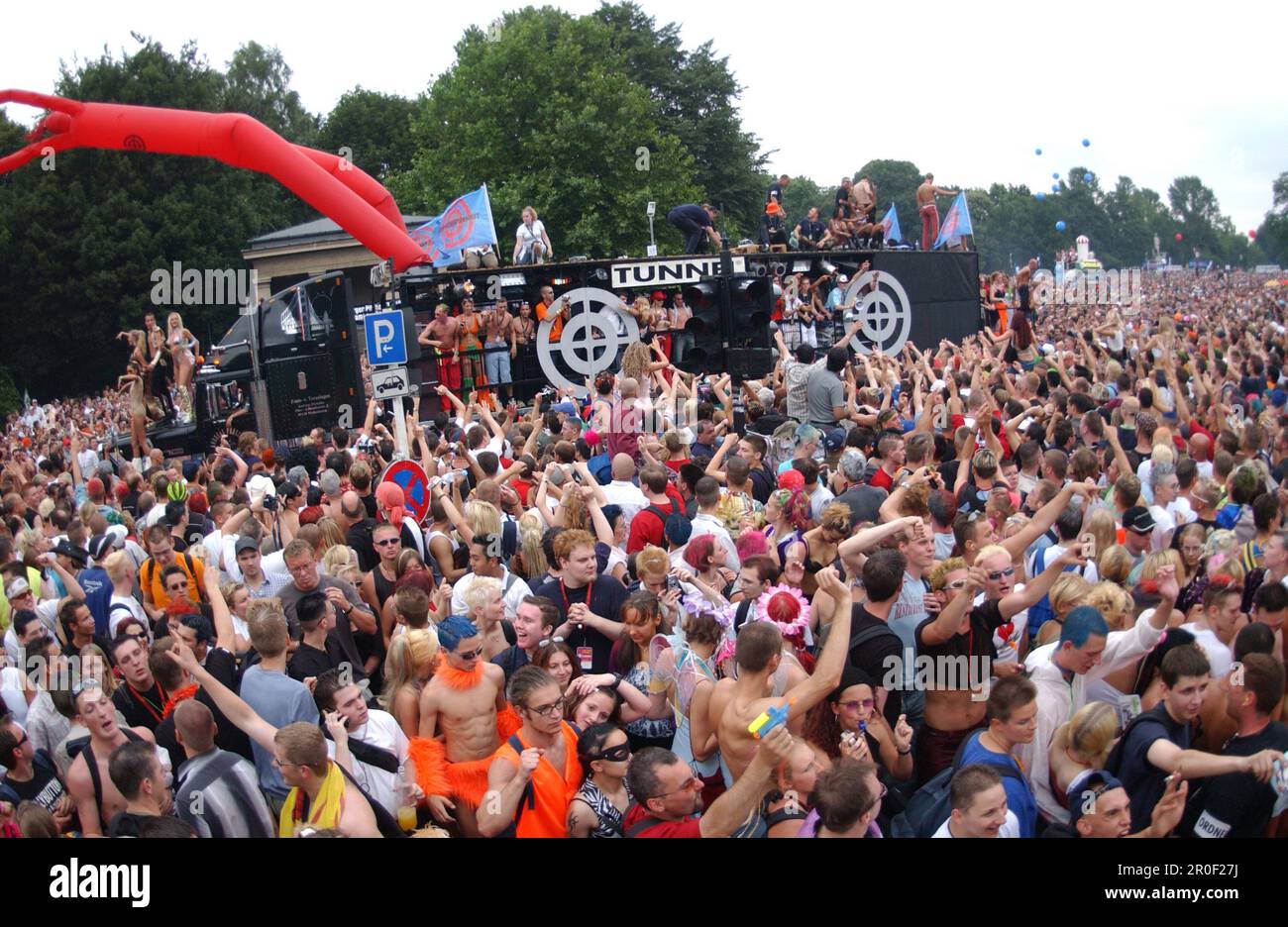 Loveparade berlin -Fotos und -Bildmaterial in hoher Auflösung – Alamy