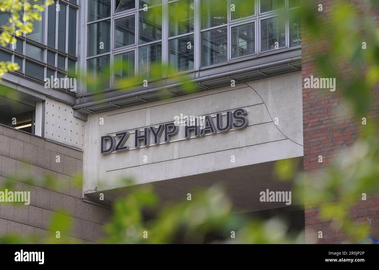 Dz bank logo -Fotos und -Bildmaterial in hoher Auflösung – Alamy