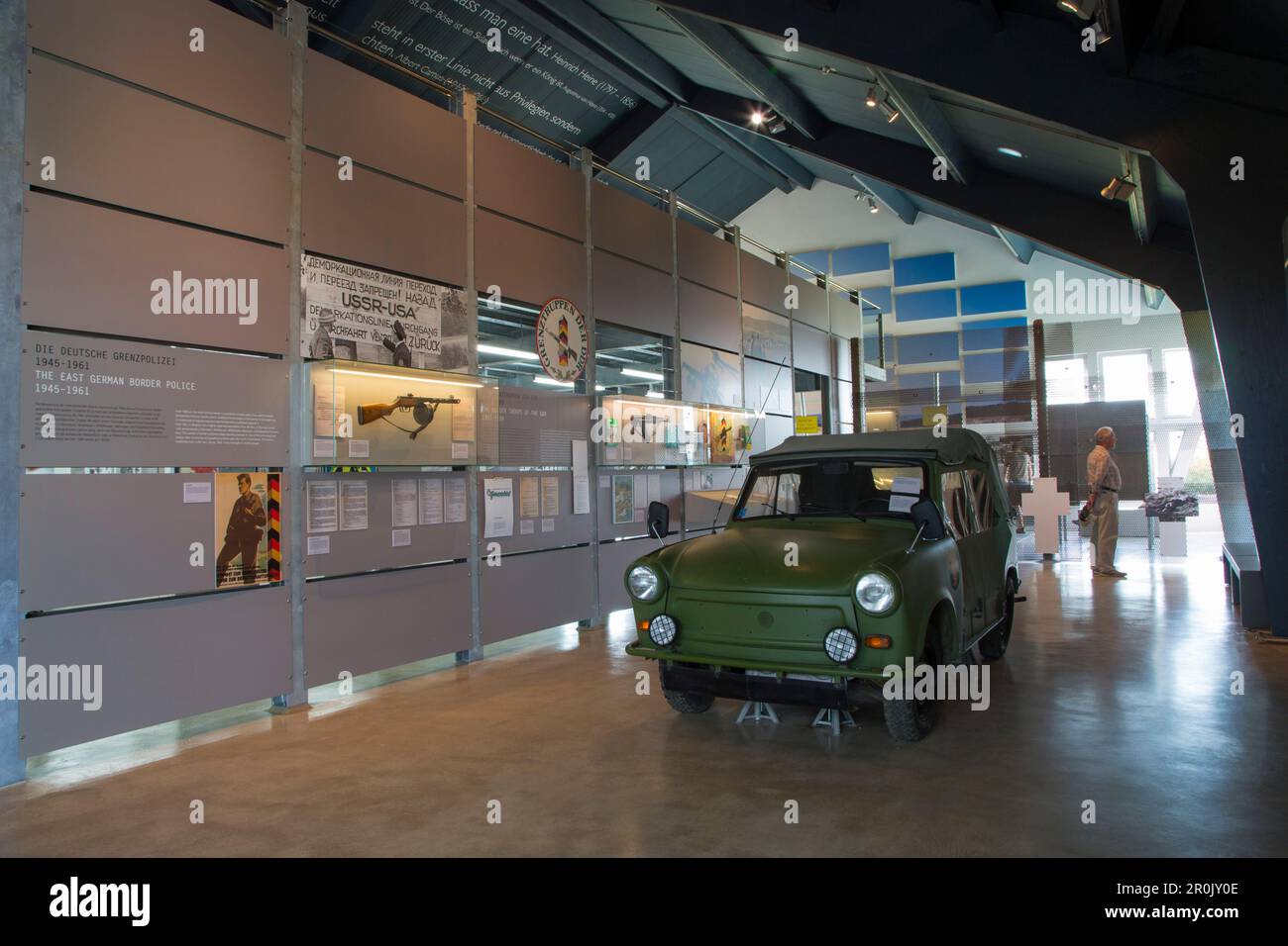 Ausstellungen im House on the Border Museum am Point Alpha Memorial ...