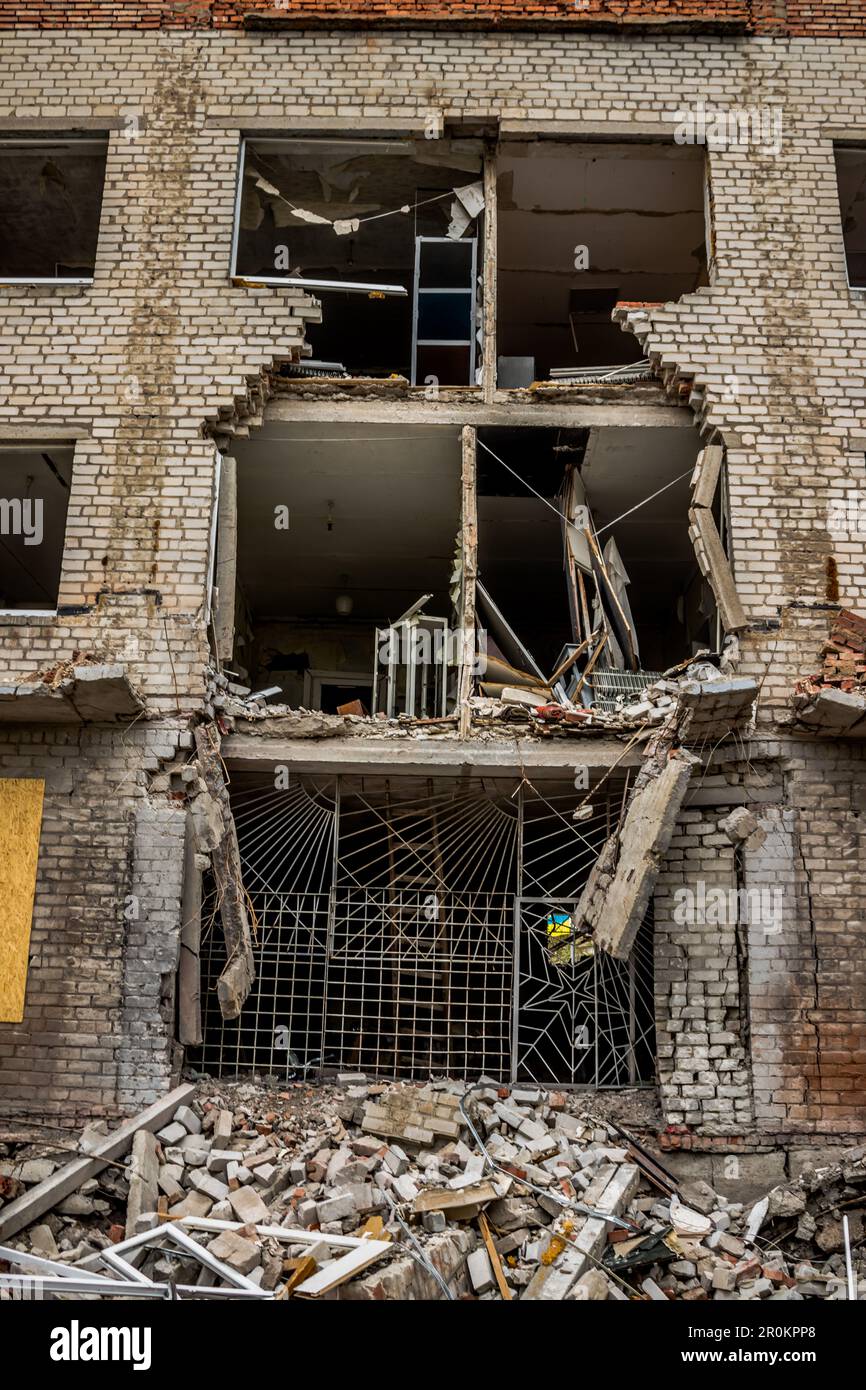 Ein unbewohntes Gebäude in einem Wohngebiet von Sloviansk wurde von ...