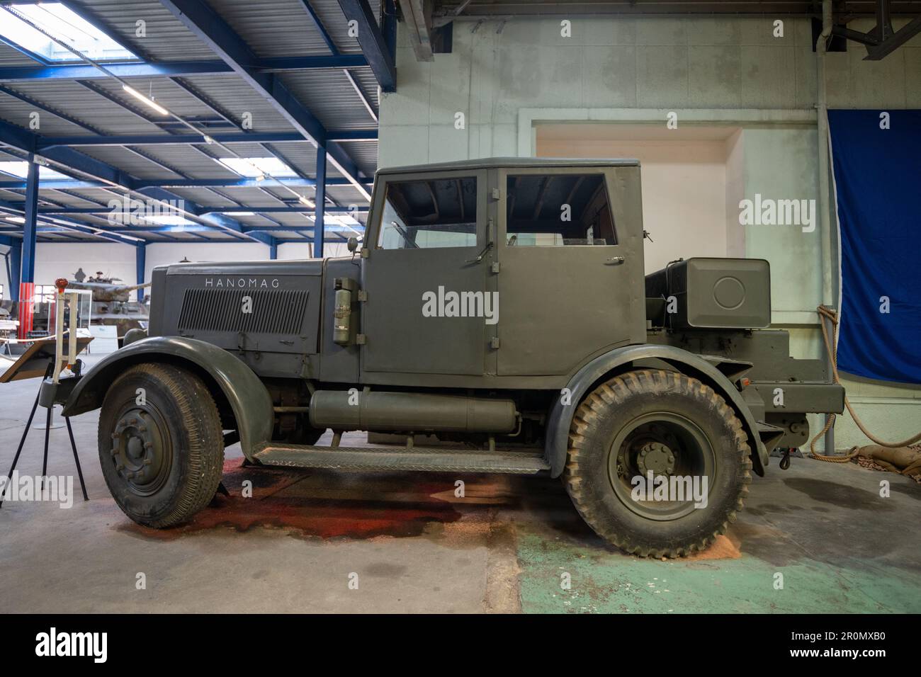 Panzerzugfahrzeug -Fotos und -Bildmaterial in hoher Auflösung – Alamy