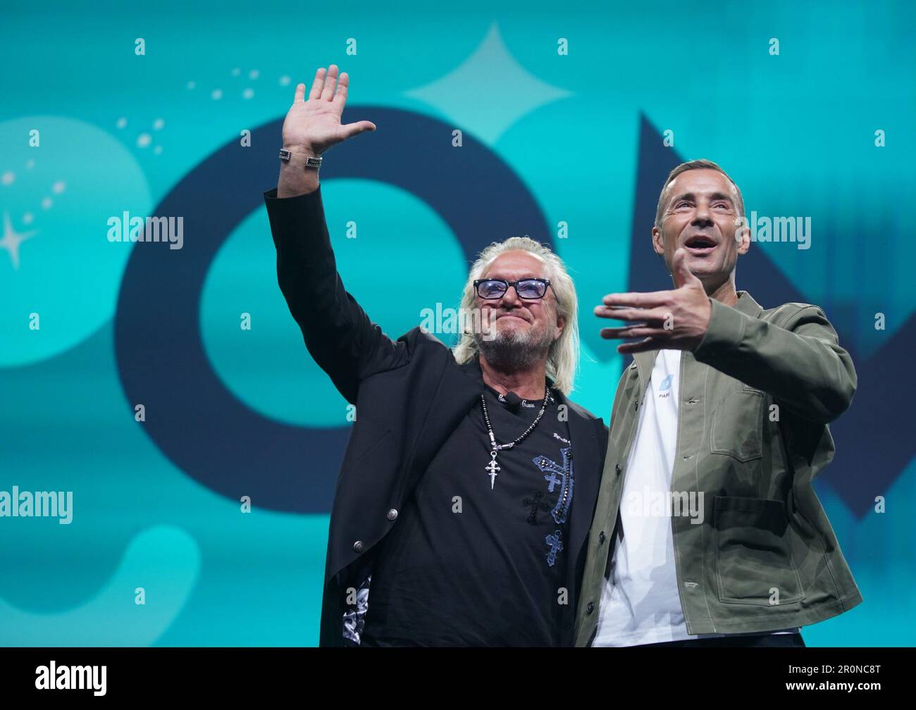 Hamburg, Deutschland. 09. Mai 2023. Robert Geiss (l), Unternehmer und TV Reality Star, steht ...