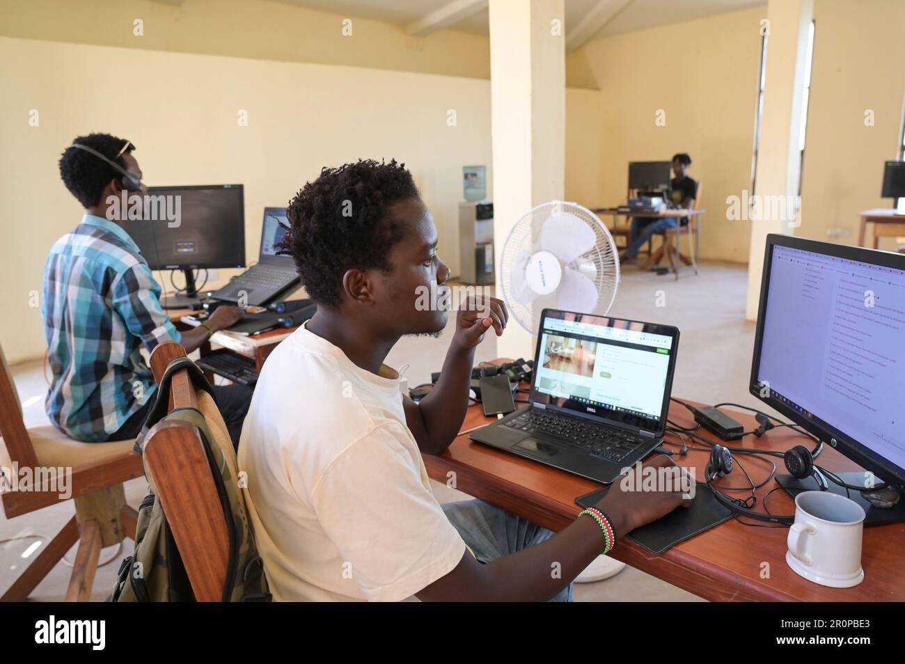 KENIA, Turkana, ICT Campus von Loropio, Initiative Learning Lions ...