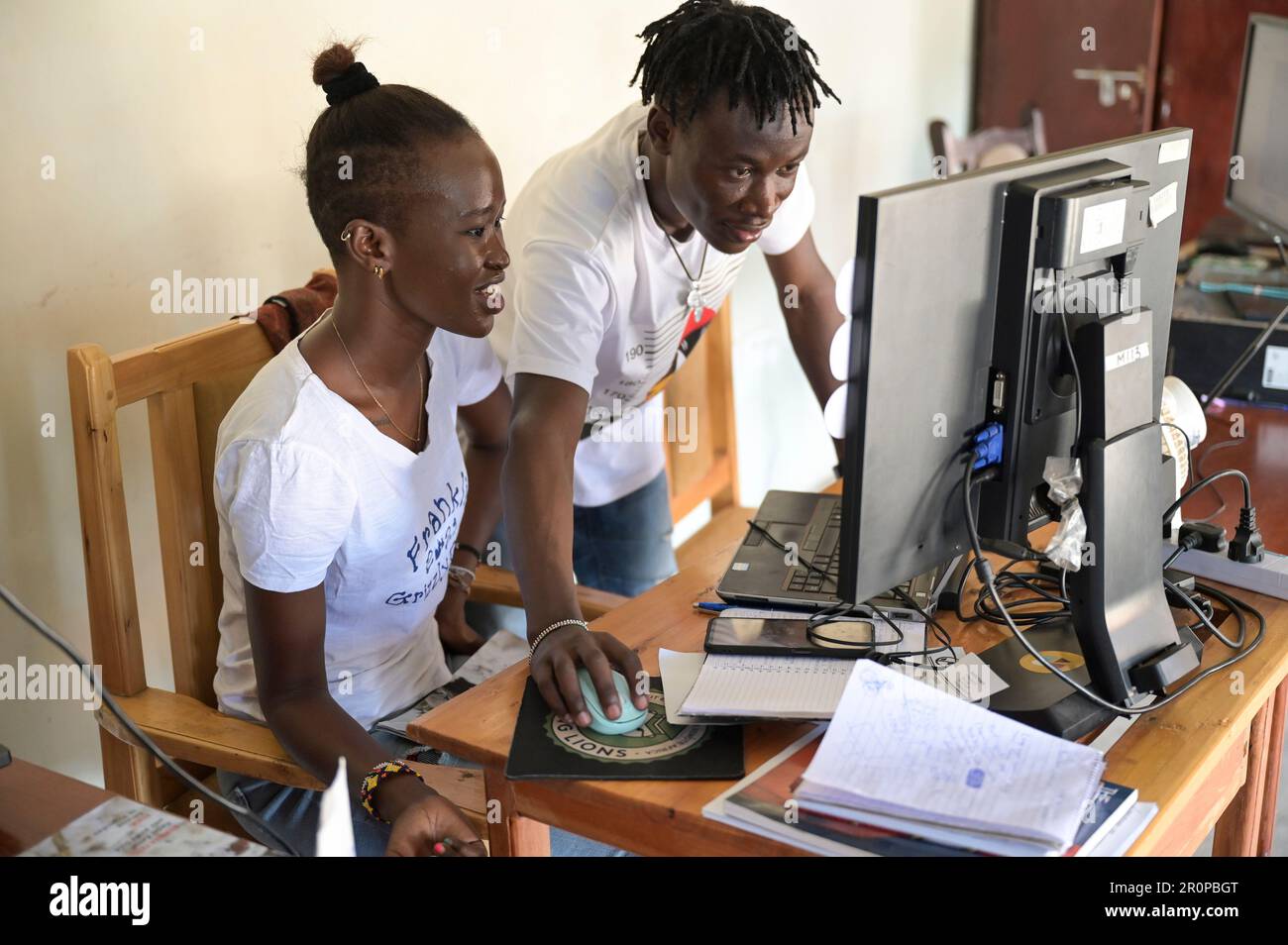 KENIA, Turkana, ICT Campus von Loropio, Initiative Learning Lions ...