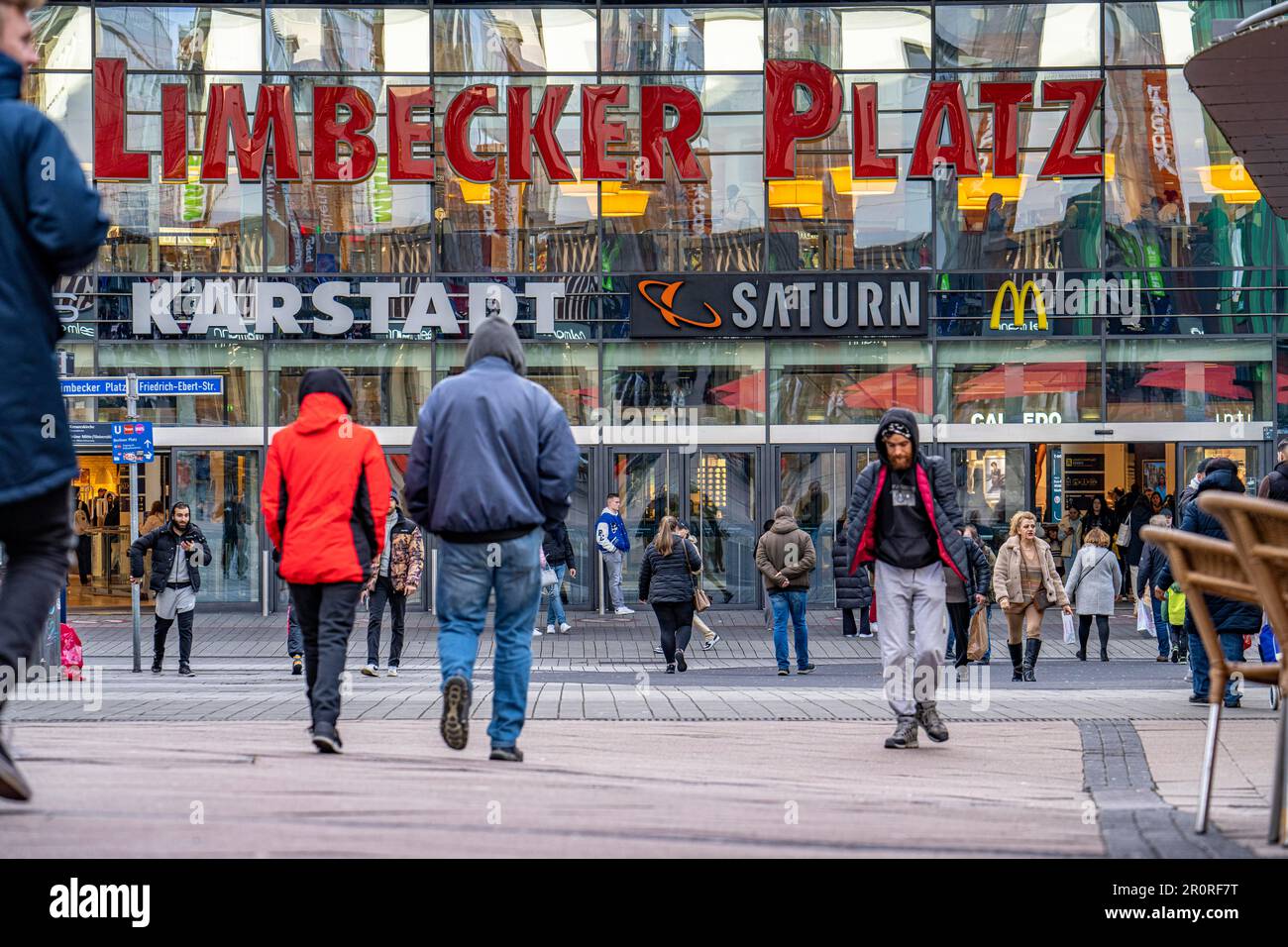 Galeria Kaufhof im Zentrum von Essen, im Einkaufszentrum Limbecker ...