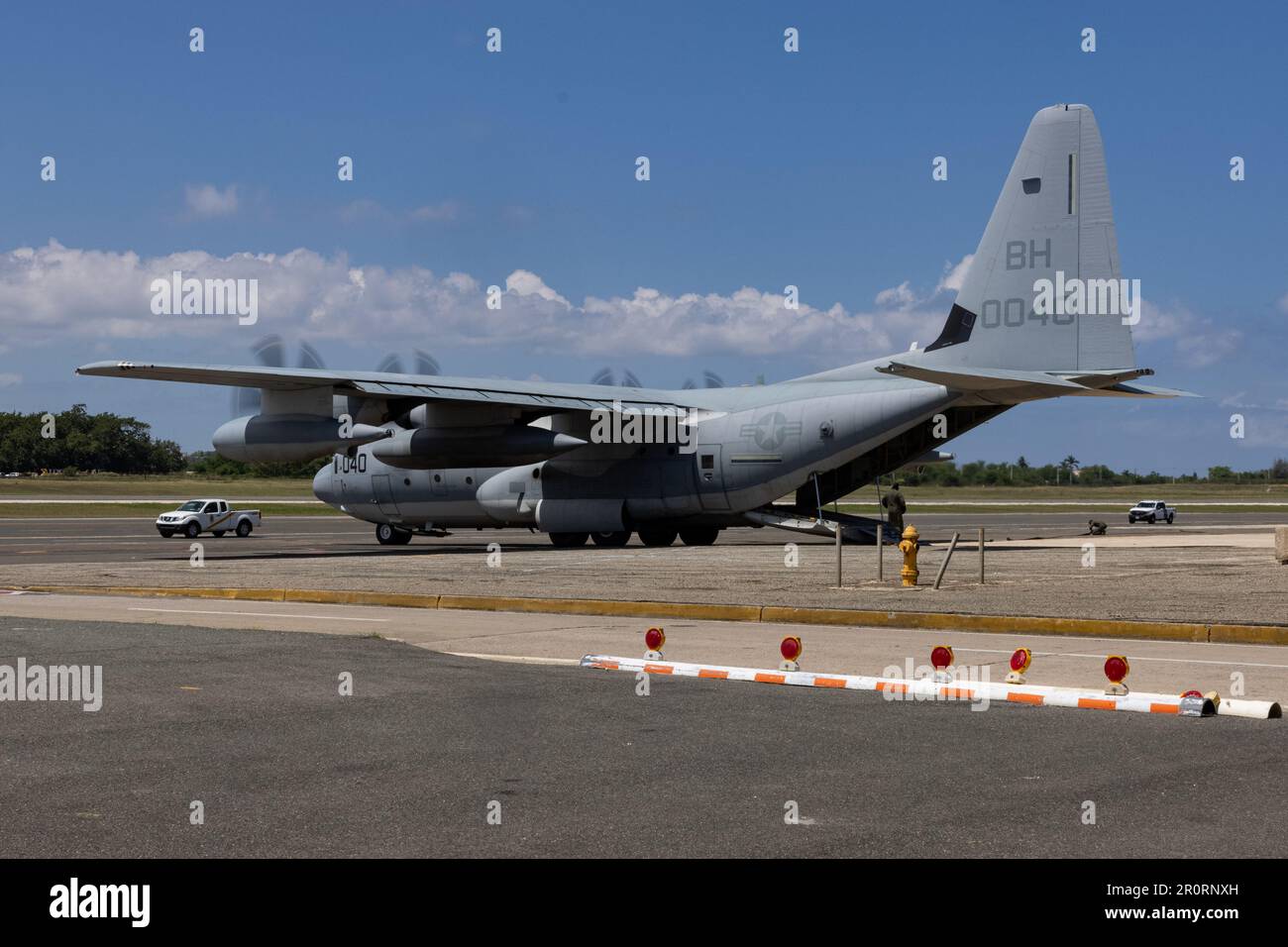 USA Marines mit Marine Aerial Tanker Transport Squadron (VMGR) 252 ...