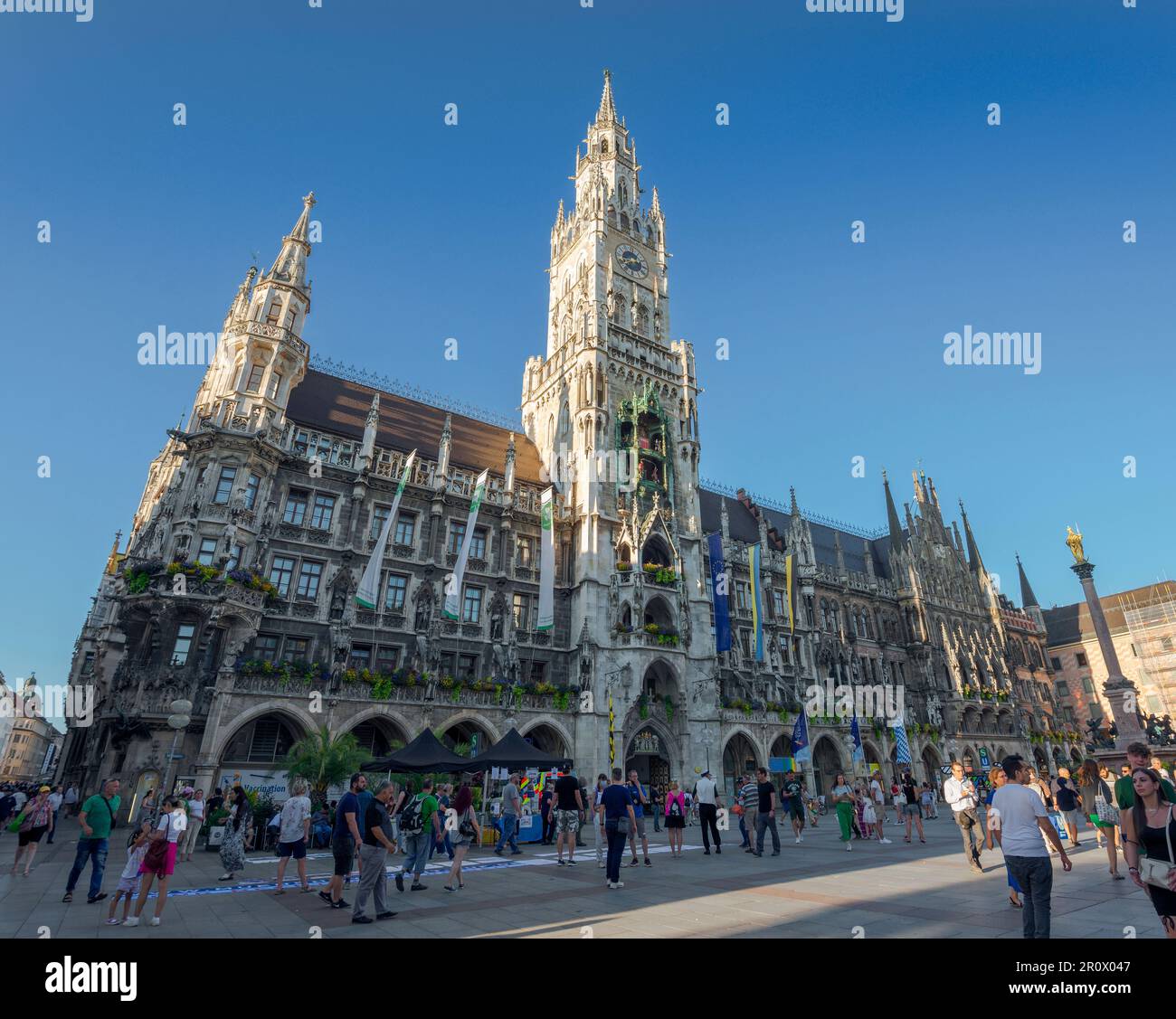 MÜNCHEN - 3. AUGUST 2022: Das Neue Rathaus, das Neue Rathaus in ...