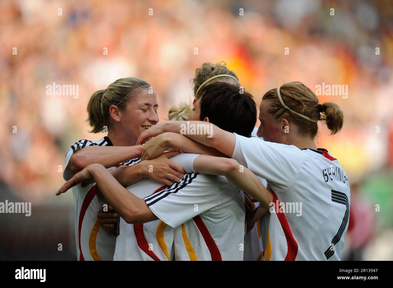 4 mit tor -Fotos und -Bildmaterial in hoher Auflösung – Alamy