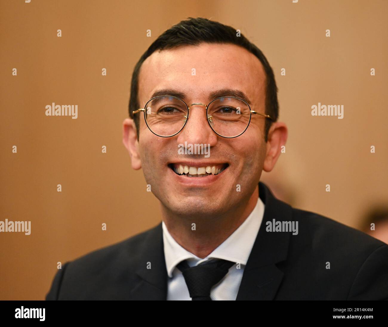 11. Mai 2023, Hessen, Frankfurt/Main: Der neue Bürgermeister von ...