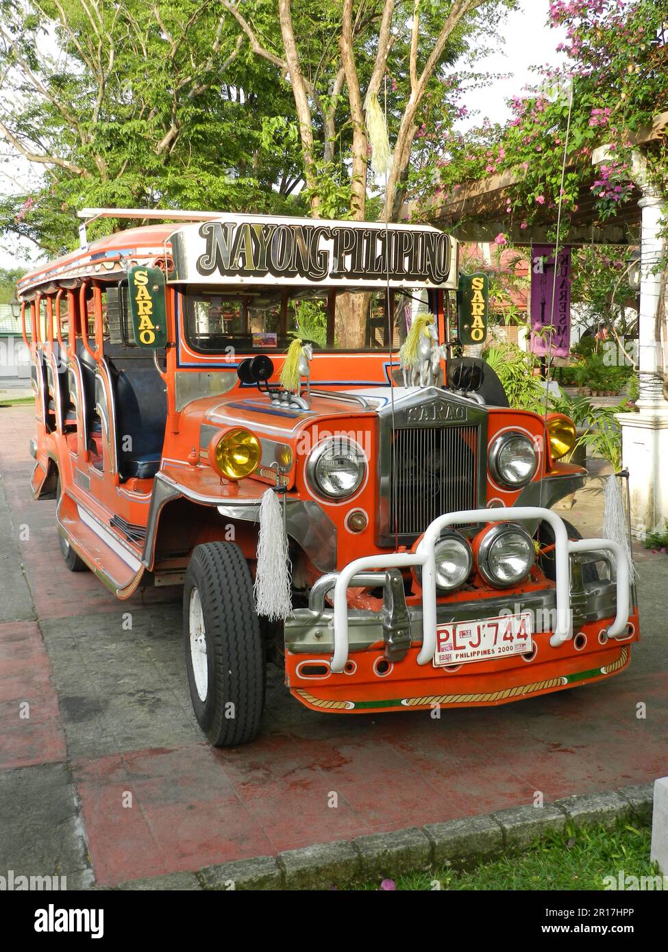 Minibus jeepney -Fotos und -Bildmaterial in hoher Auflösung – Alamy