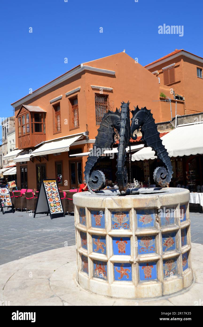 Griechenland, Insel Rhodos: Platia Martirion Efreon (Platz der ...