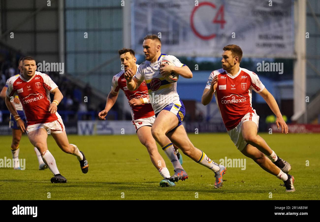Ben Currie von Warrington Wolves ist frei und holt sich während der ...