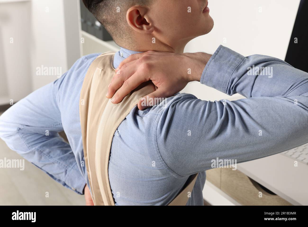 Skoliose korsett -Fotos und -Bildmaterial in hoher Auflösung – Alamy